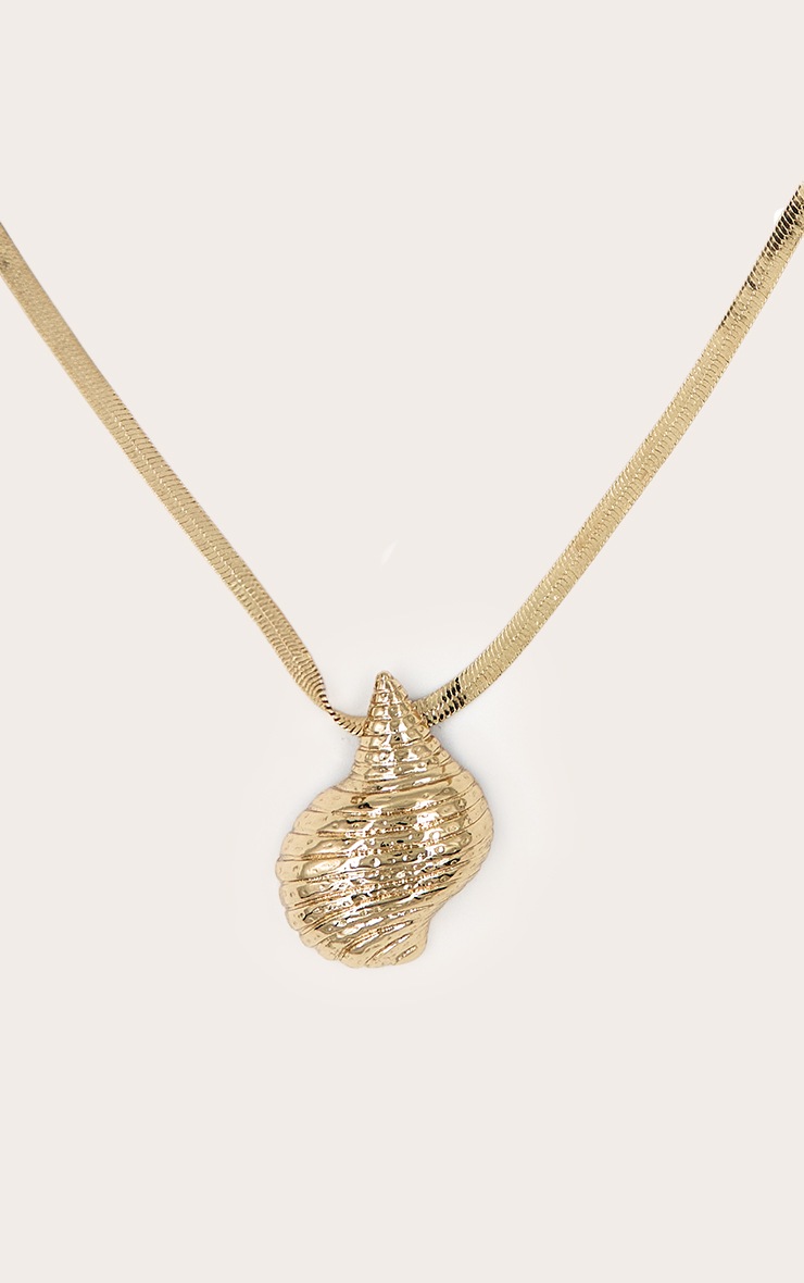 Gold Textured Shell Pendant Necklace | Accessories | PLT