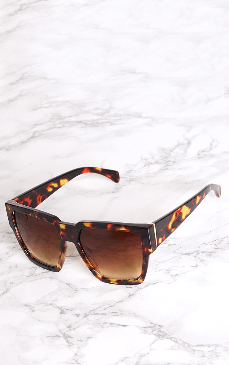 Tortoiseshell Oversized Sunglasses | PrettyLittleThing IE