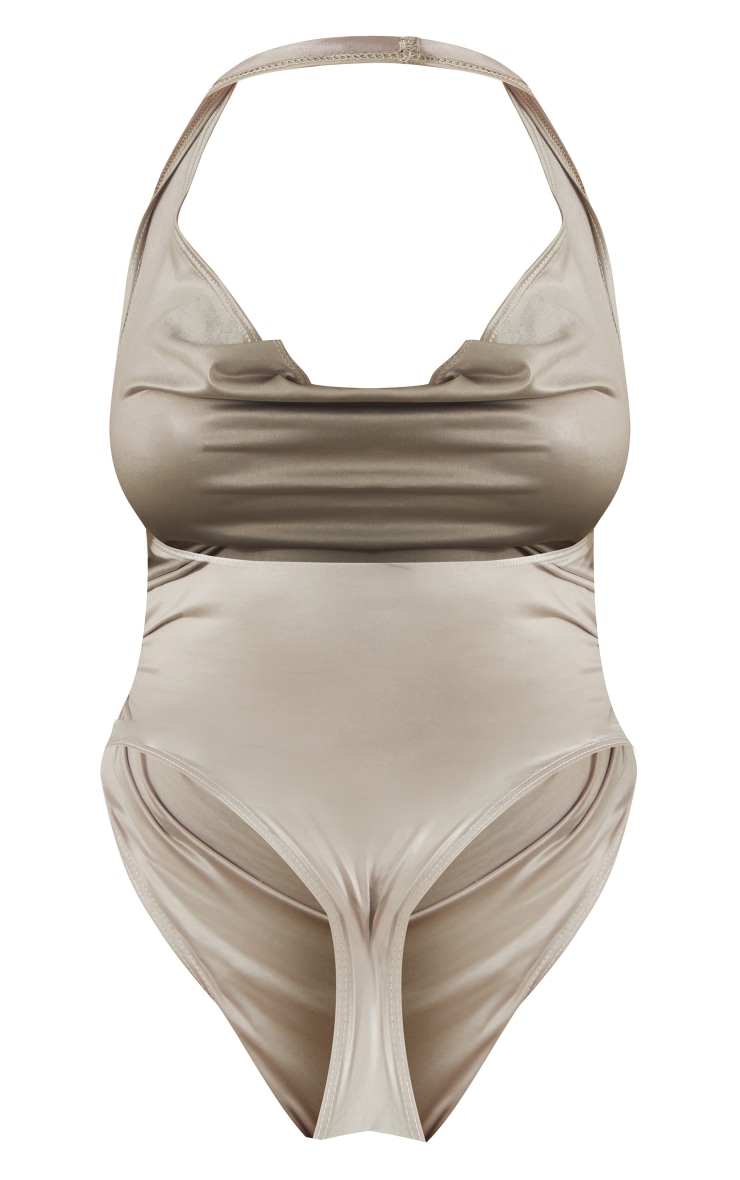 Shape Body vert olive moulant à col bénitier | PrettyLittleThing FR