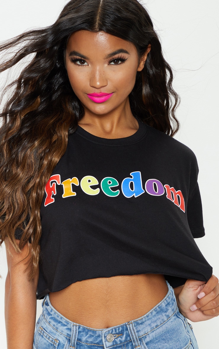 Black Freedom Crop Tee | Tops | PrettyLittleThing
