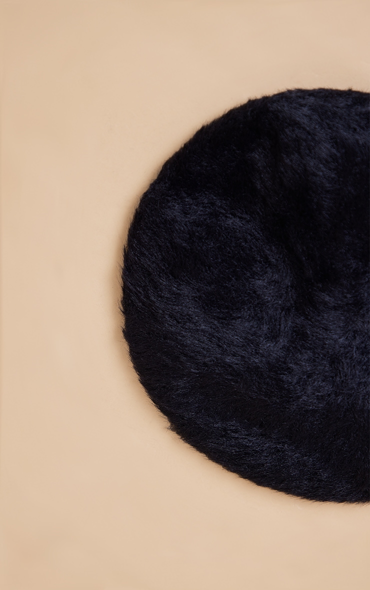 Black Fluffy Beret | Accessories | PrettyLittleThing USA