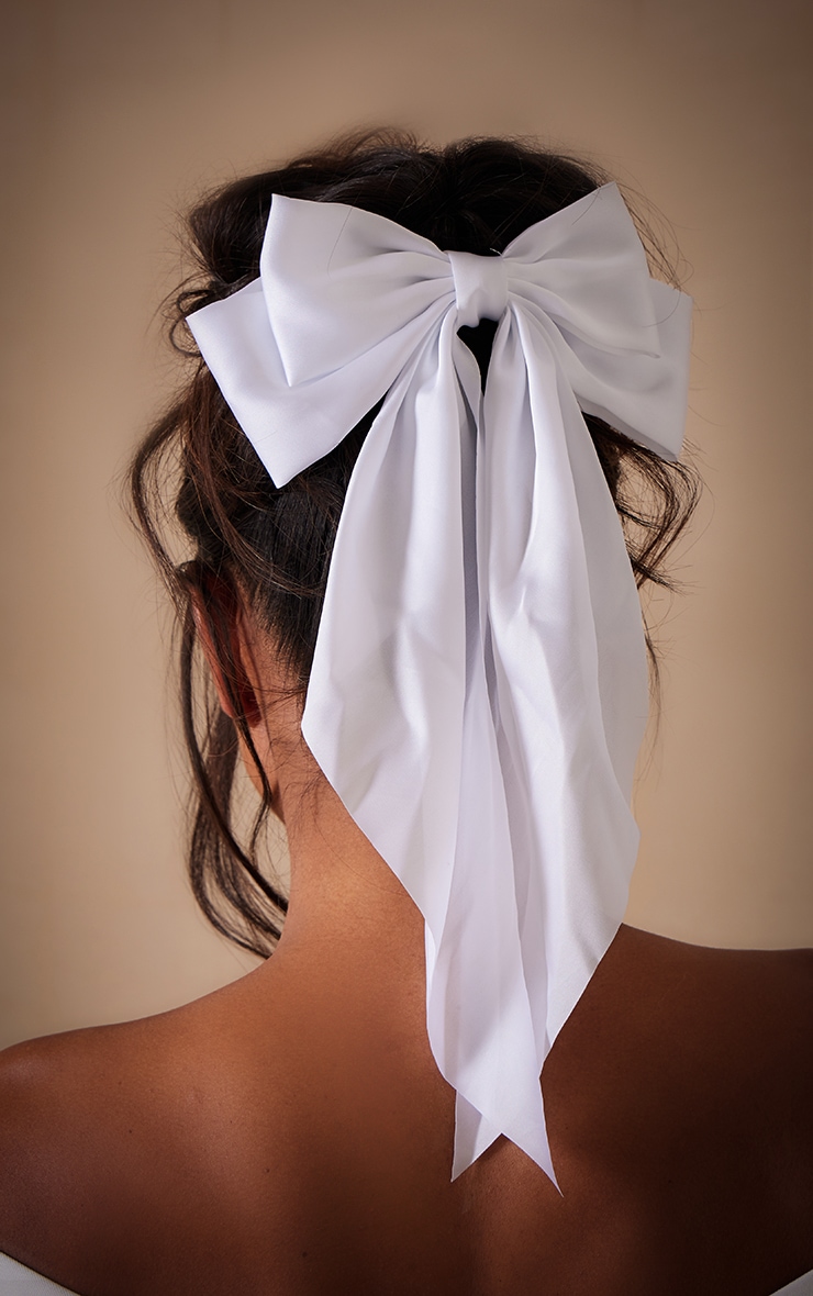White Oversized Bow Hair Clip | Accessories | PrettyLittleThing USA