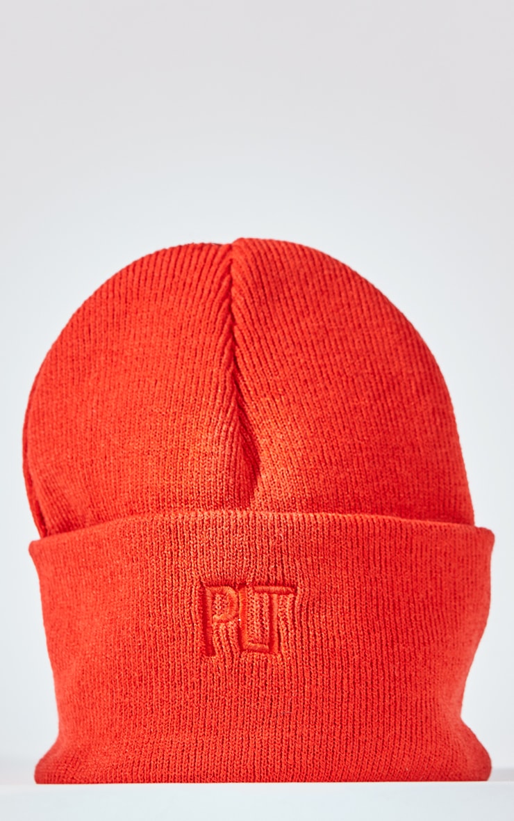 PLT Bonnet rouge à logo | PrettyLittleThing FR