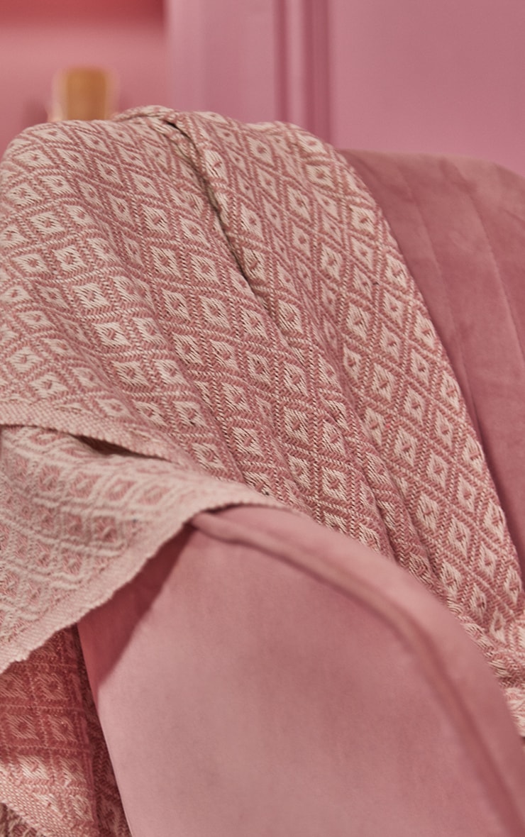 Pink Geo Throw | Home & Beauty | PrettyLittleThing AUS