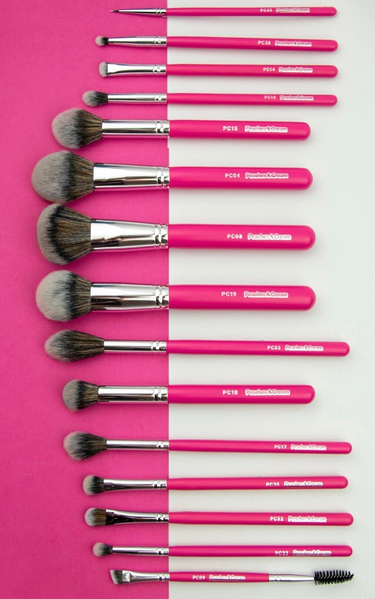 Peaches & Cream Essential 7 Piece Face Brush Set (Worth £45) | Beauty ...