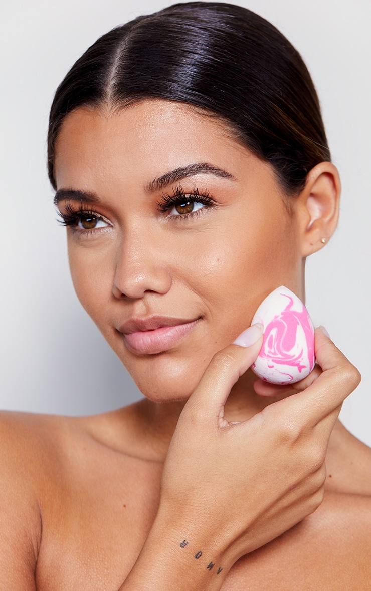 PRETTYLITTLETHING Soft Swirl Makeup Sponge | PrettyLittleThing