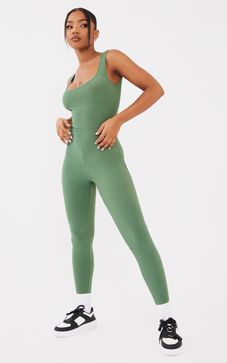 Combinaison moulante verte sans manches à col rond | PrettyLittleThing FR
