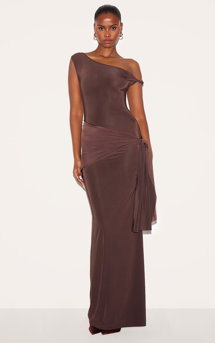 Robe Longue Moulante Chocolat À Épaule Dénudée Et Détail Drapé | Robes ...