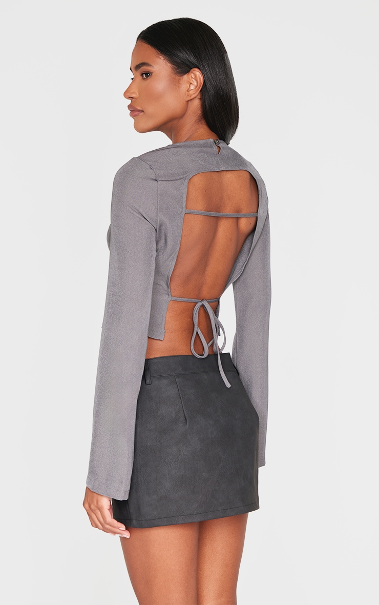 Backless Tops | Open Back Tops | PrettyLittleThing AUS