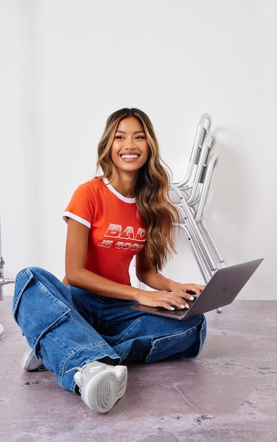 Red t-shirts | PrettyLittleThing