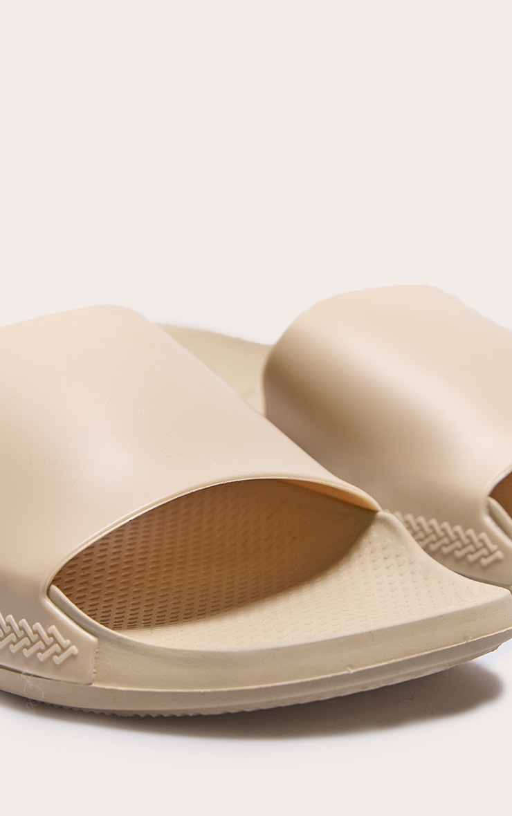 Sand Havaianas Classic Slides | Footwear | PrettyLittleThing AUS