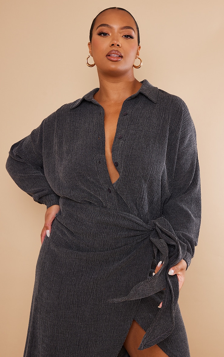 Plus Black Textured Crinkle Shirt | Plus Size | PrettyLittleThing CA