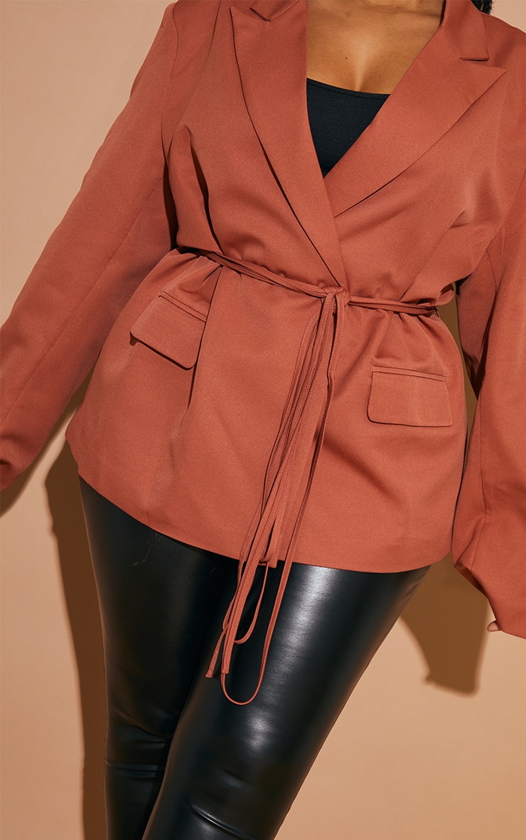 Plus Rust Extreme Shoulder Padded Oversized Blazer | PrettyLittleThing USA